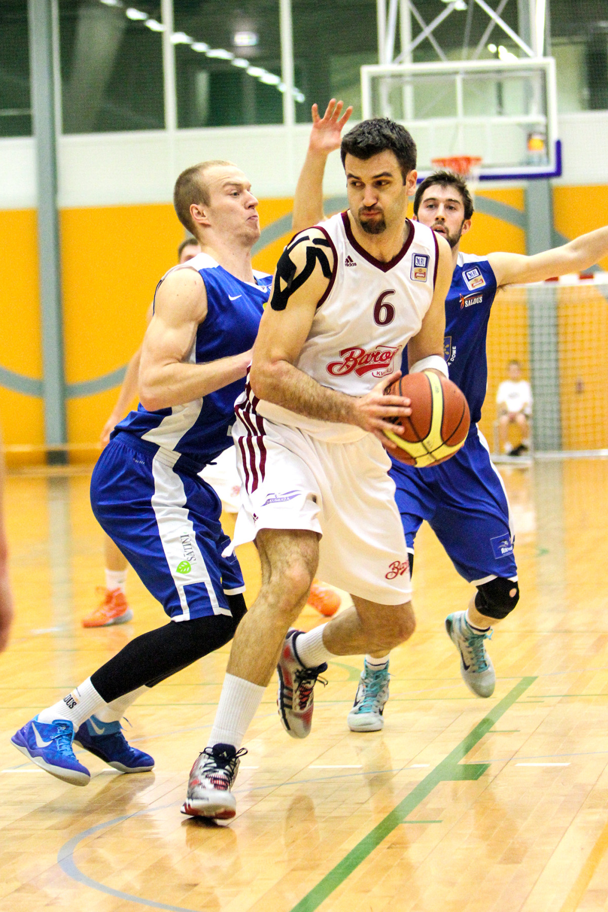 Foto: "Barons/LDz" basketbolisti apliecina pārākumu pār BK "Saldus ...